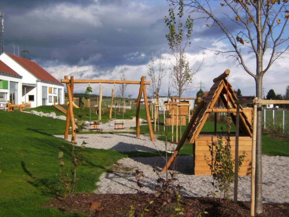 REFERENZEN | Stausberg diverse Spielgeräte Robinie