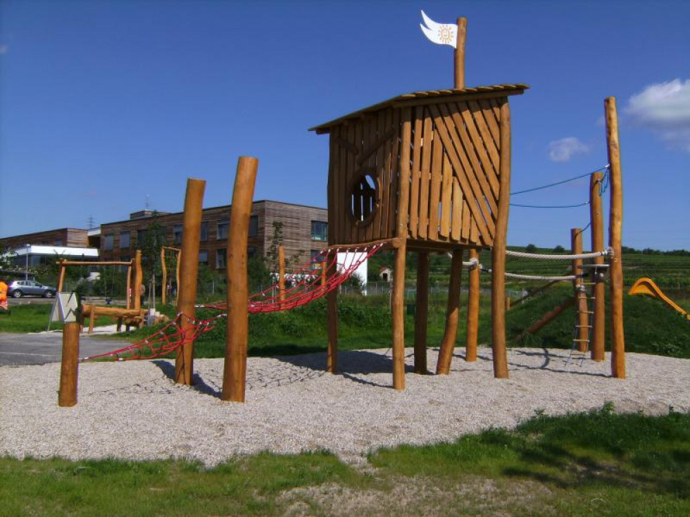 REFERENZEN | Langenlois, Spielplatz Lange Sonne
