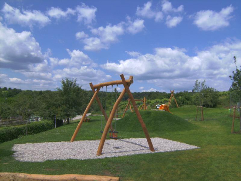 REFERENZEN | Stratzing, Spielplatz Friedhofweg